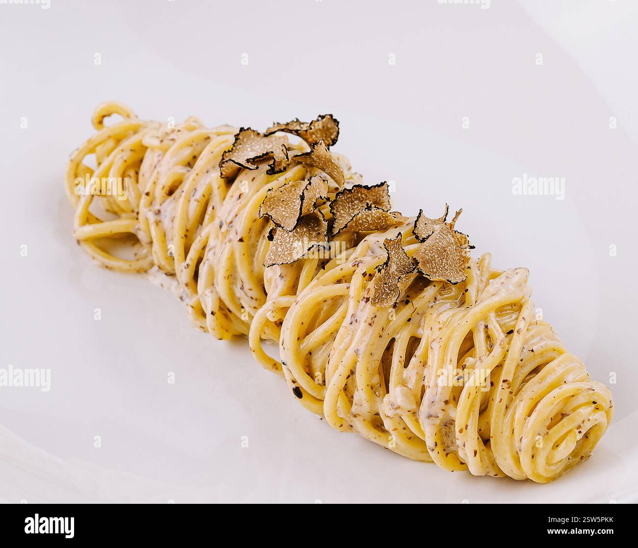 Creamy pasta plating hi-res stock photography and images - Alamy