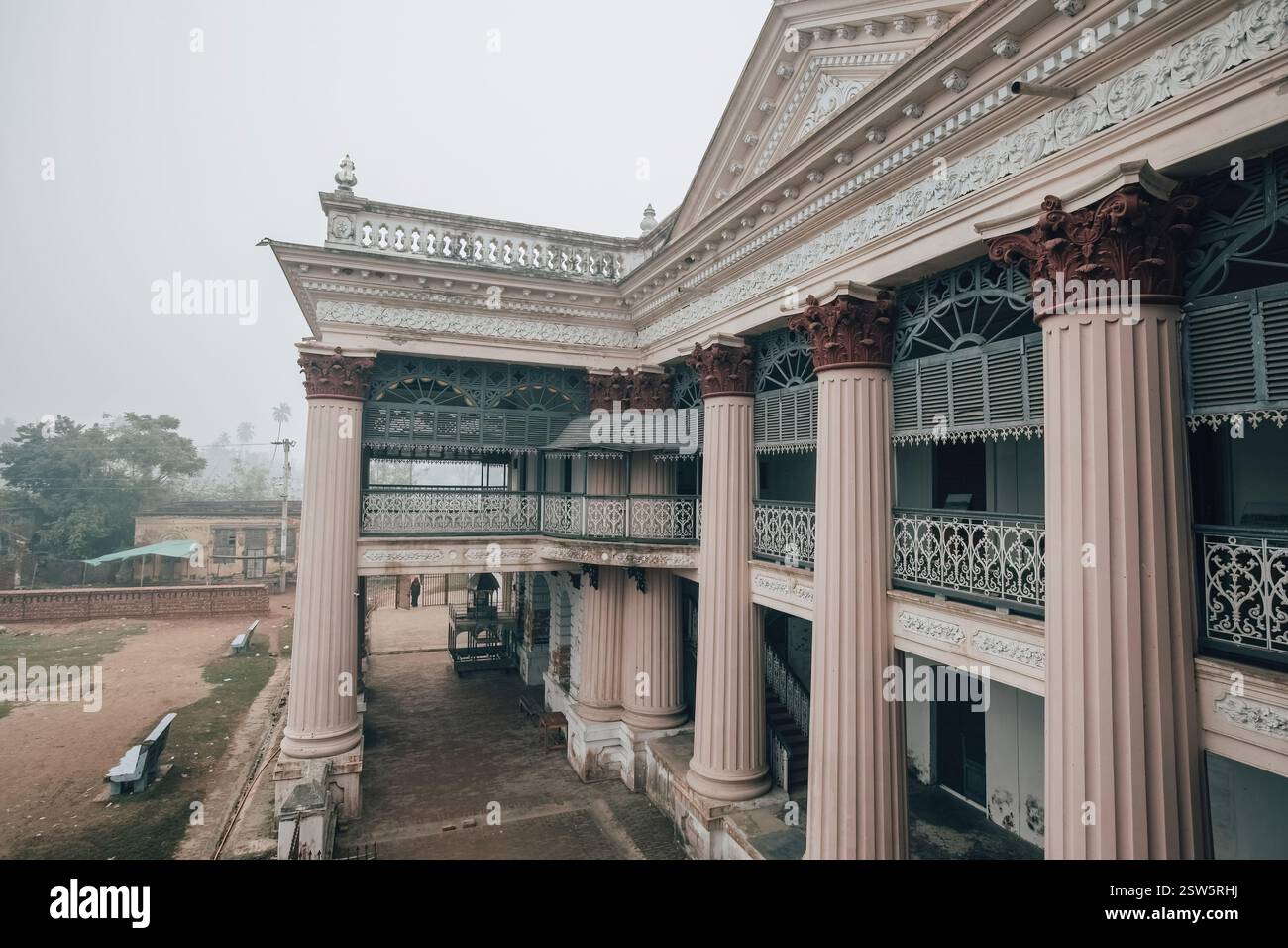 Details of Puthia Rajbari Palace in Puthia of Bangladesh Stock Photo ...