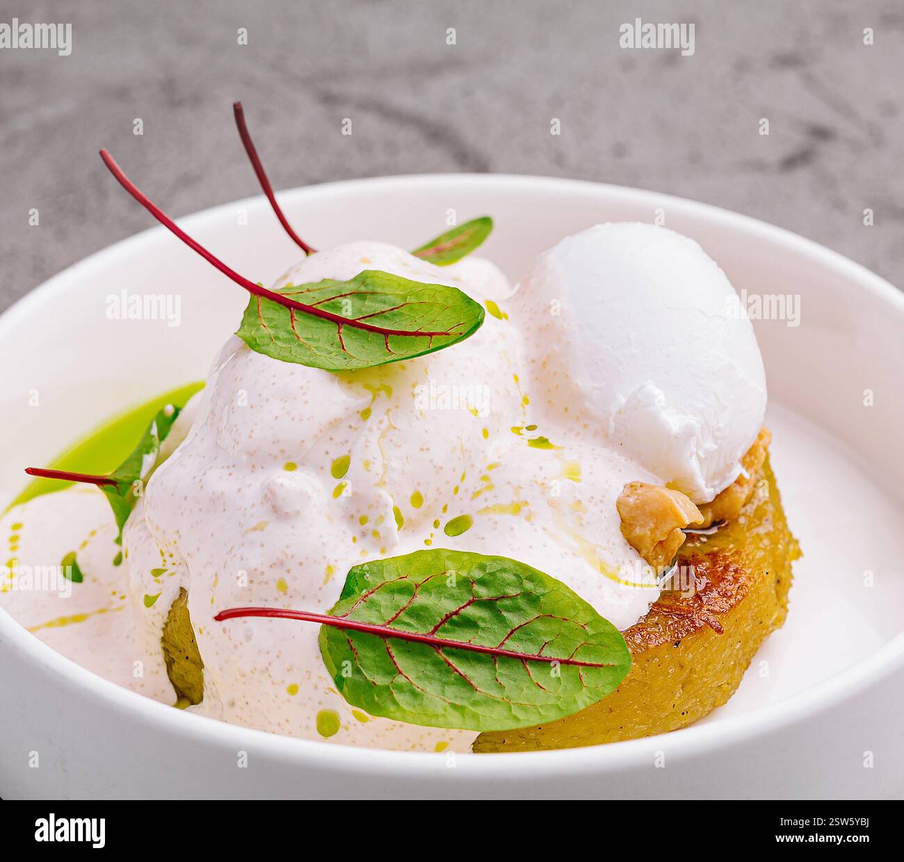 Lemon foam hi-res stock photography and images - Alamy