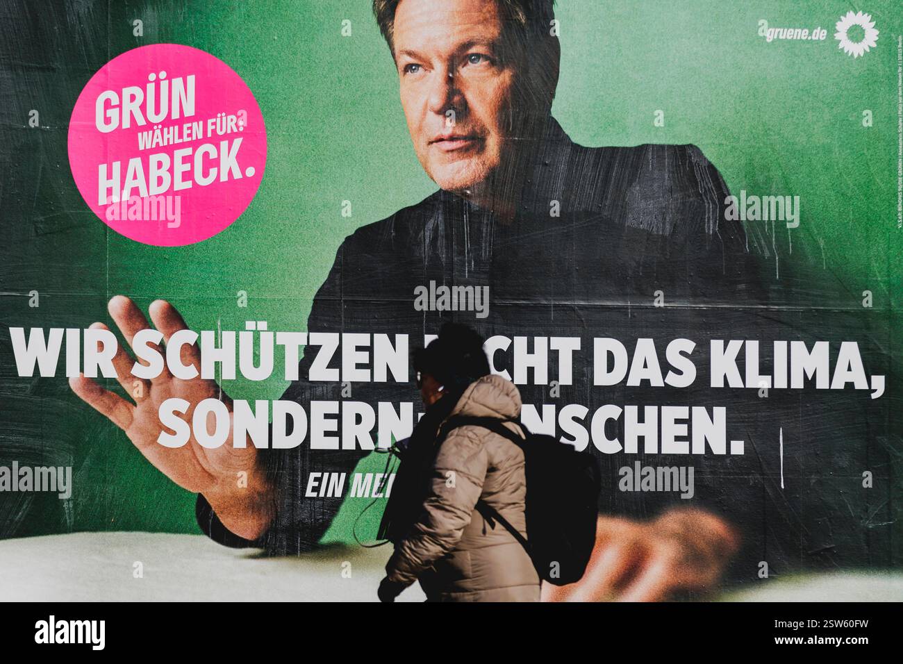 Wahlplakat von Gruenen-Kanzlerkandidat Robert Habeck zur Bundestagswahl ...