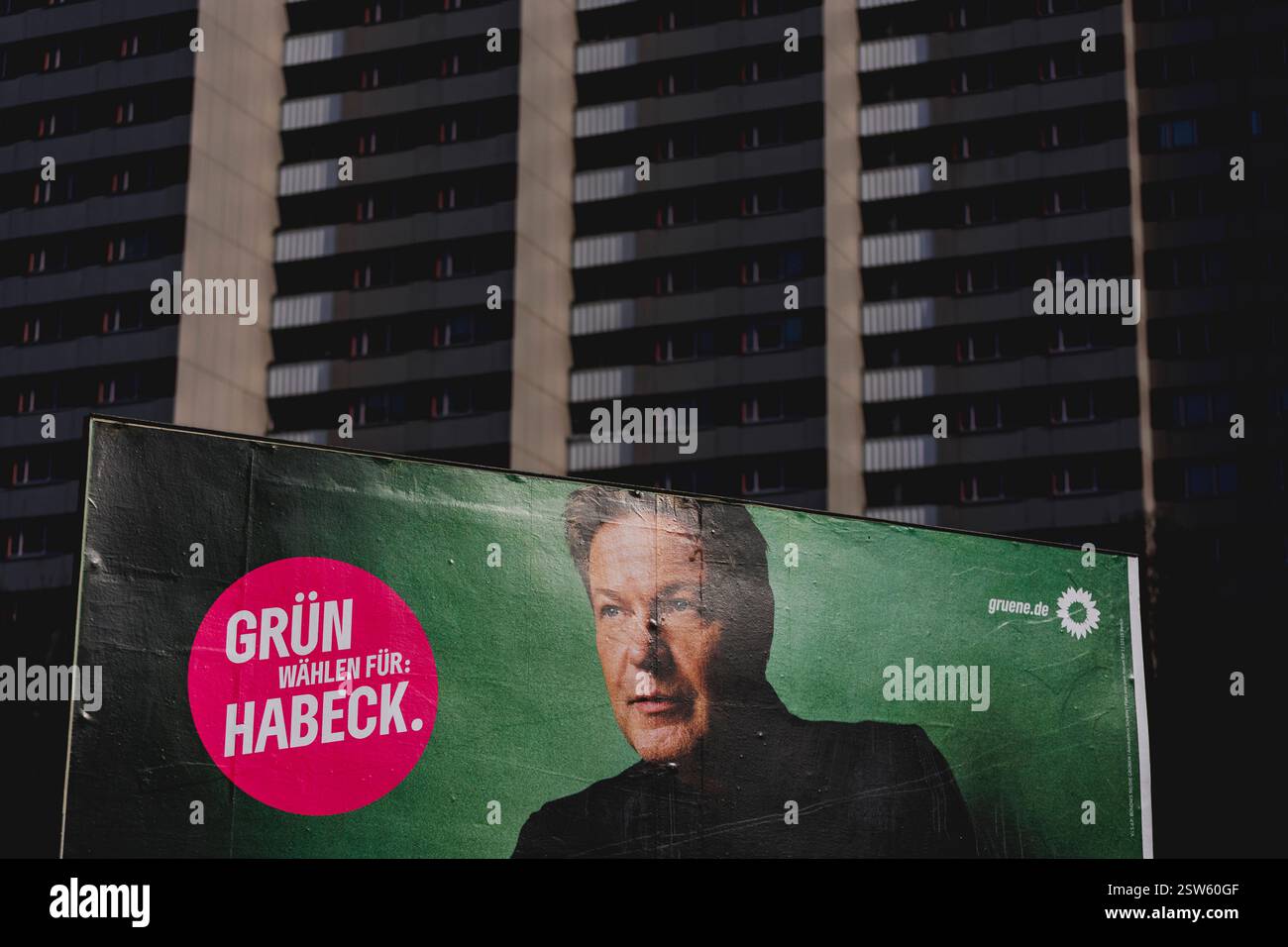 Wahlplakat von Gruenen-Kanzlerkandidat Robert Habeck zur Bundestagswahl ...