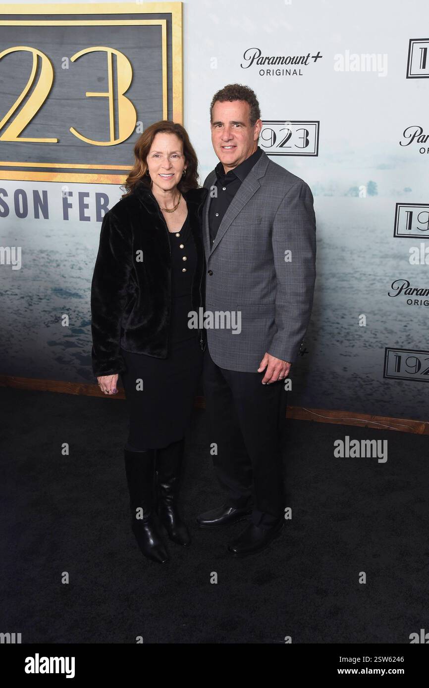 Ellen Hutkin und David Hutkin bei der Premiere der 2. Staffel der ...