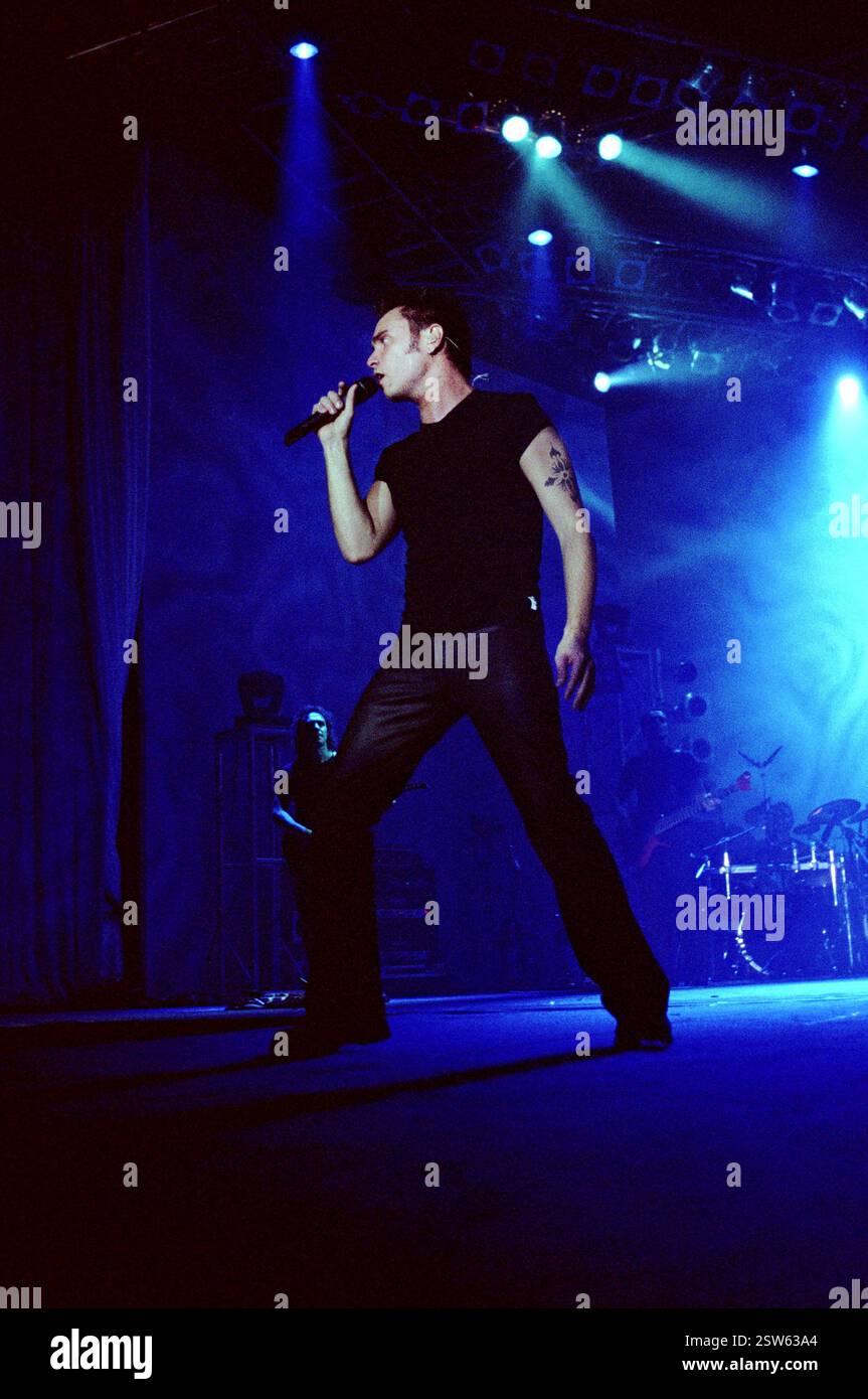 Milan Italy 19/10/2000 : Nek - Filippo Neviani,Italian singer, during ...