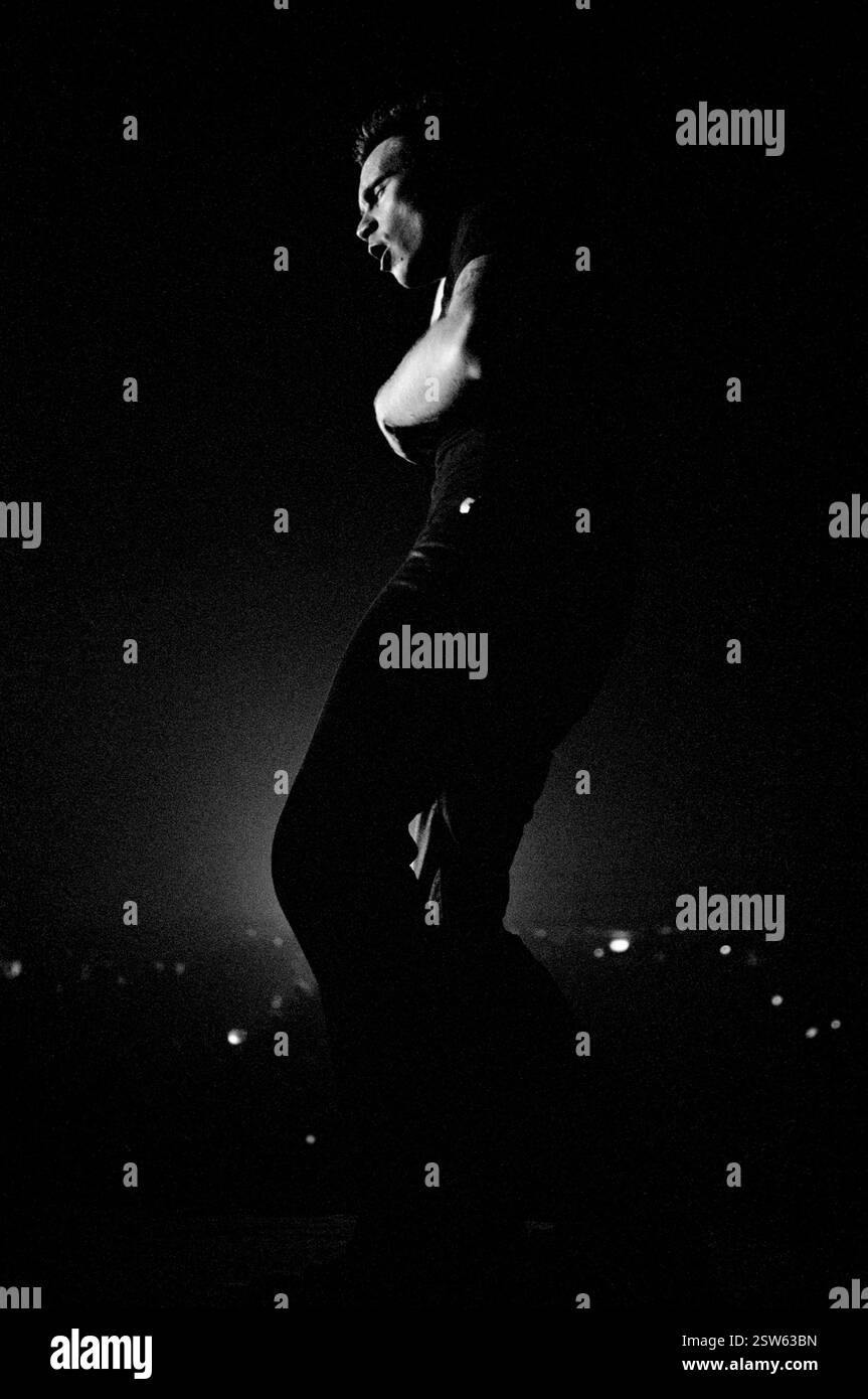 Milan Italy 19/10/2000 : Nek - Filippo Neviani,Italian singer, during ...