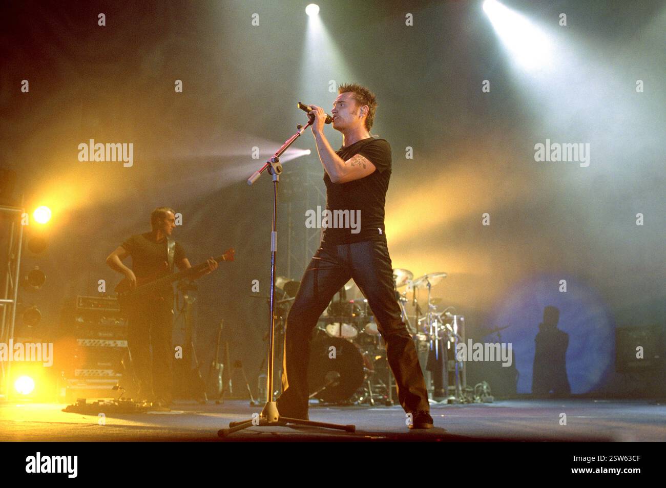 Milan Italy 19/10/2000 : Nek - Filippo Neviani,Italian singer, during ...