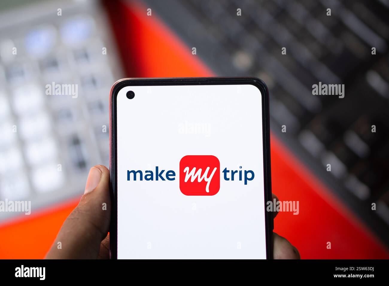 Dhaka, Bangladesh- 28 Sep 2024: Make My Trip logo is displayed on smartphone Stock Photo - Alamy