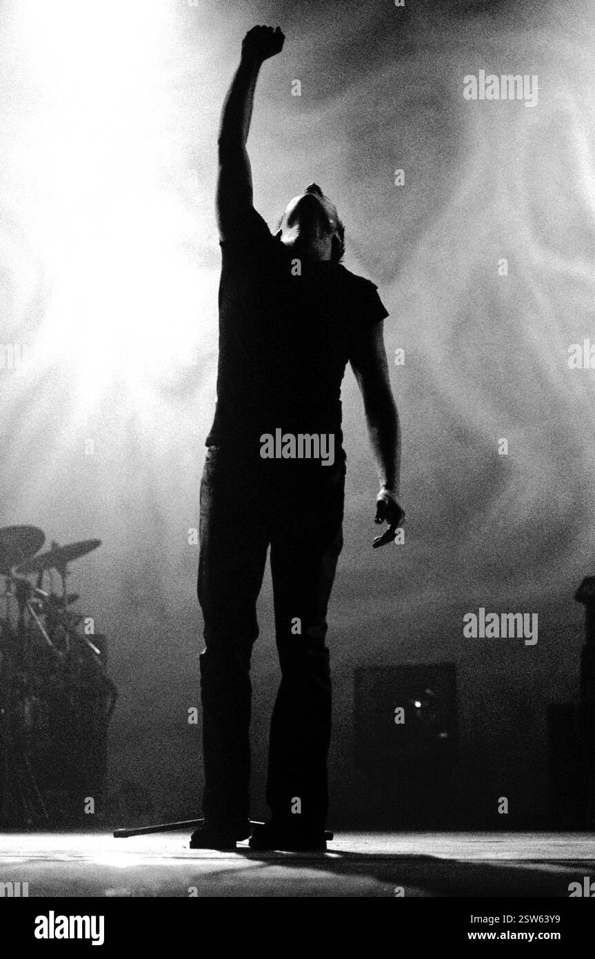 Milan Italy 19/10/2000 : Nek - Filippo Neviani,Italian singer, during ...