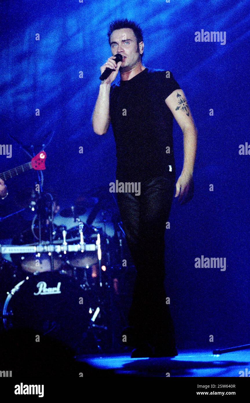 Milan Italy 19/10/2000 : Nek - Filippo Neviani,Italian singer, during ...