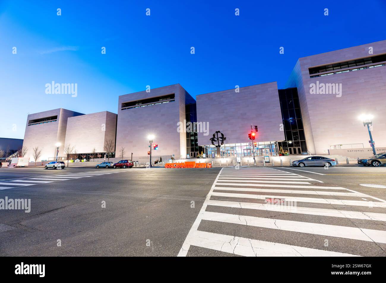 National mall walking tours hi-res stock photography and images - Alamy