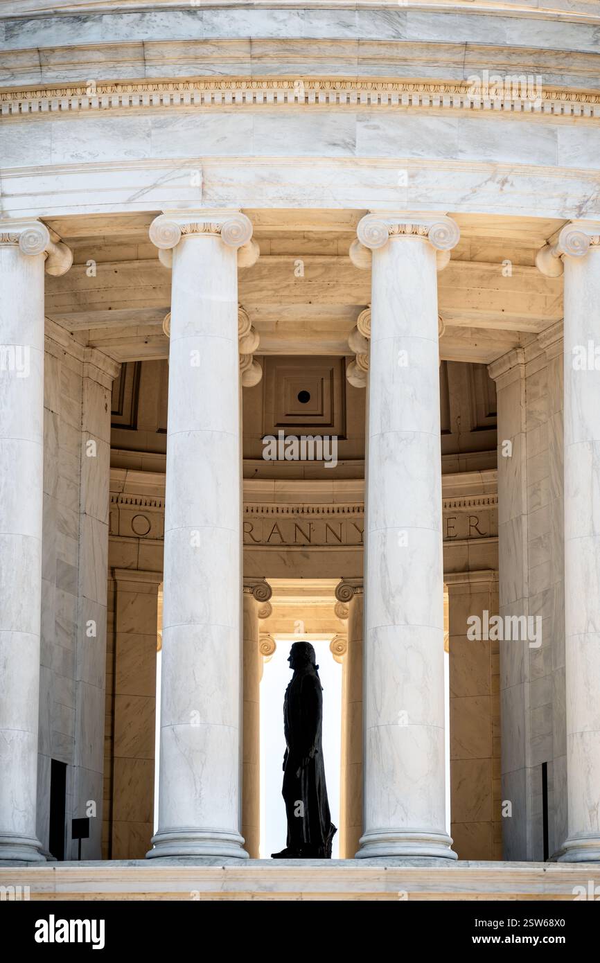 WASHINGTON DC — The silhouette of the Thomas Jefferson statue is ...