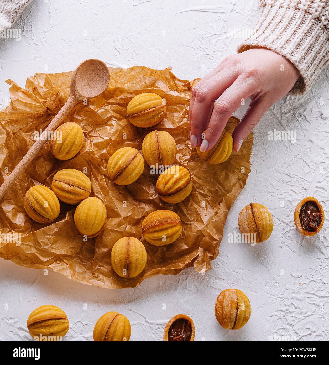 Handverlesung hi-res stock photography and images - Alamy