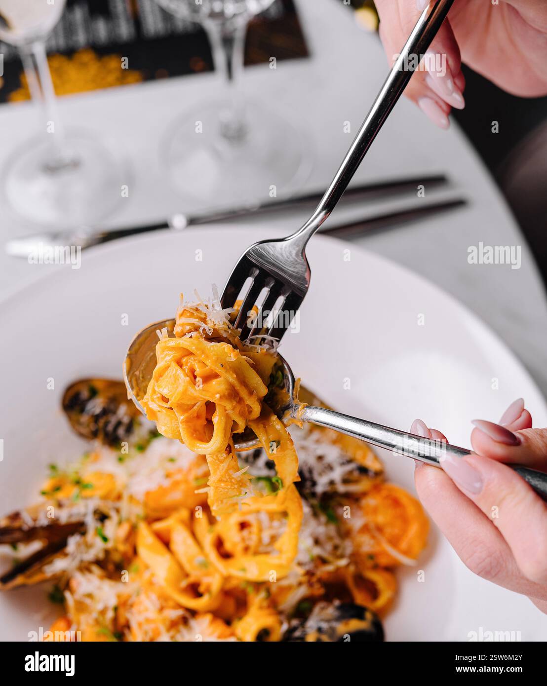 Fine dining experience table hi-res stock photography and images - Alamy