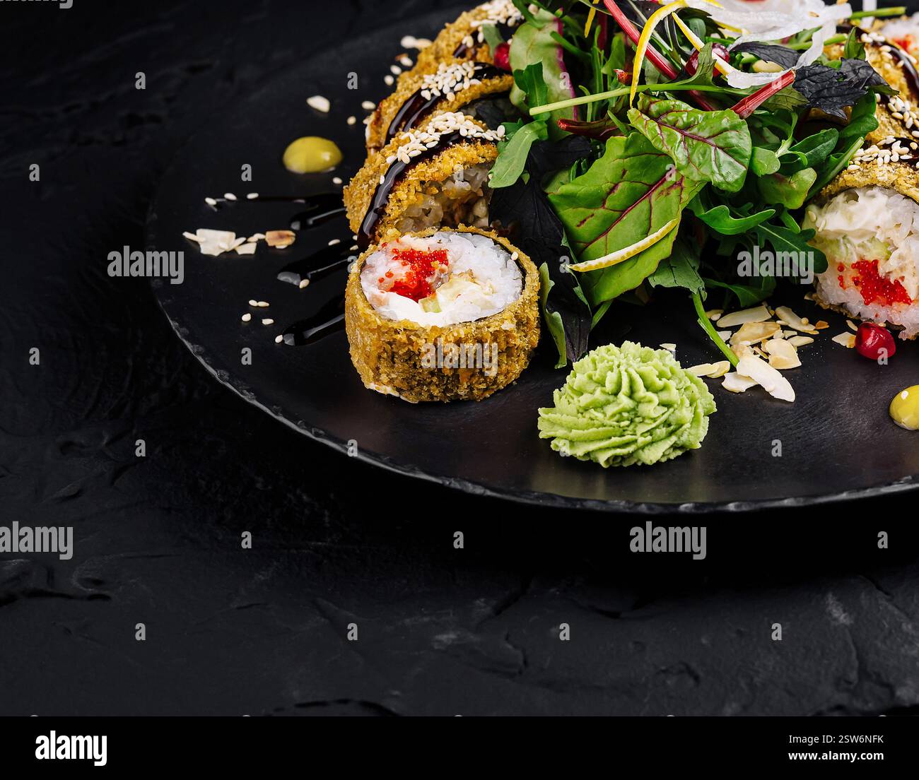 Gourmet sushi roll teller hi-res stock photography and images - Alamy
