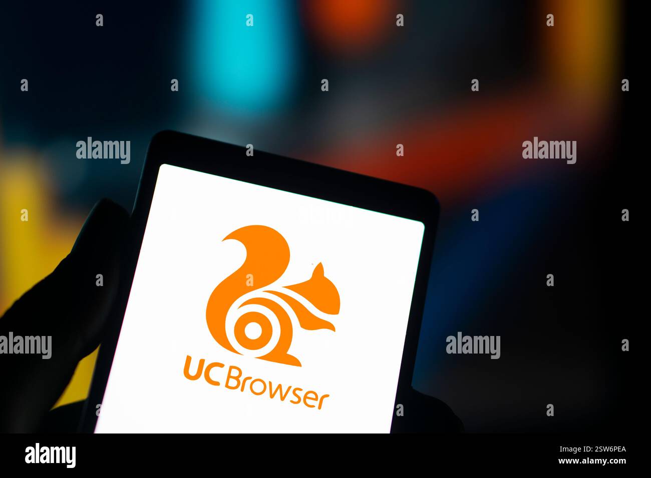 Dhaka, Bangladesh- 26 Sep 2024: UC Browser logo is displayed on smartphone Stock Photo - Alamy