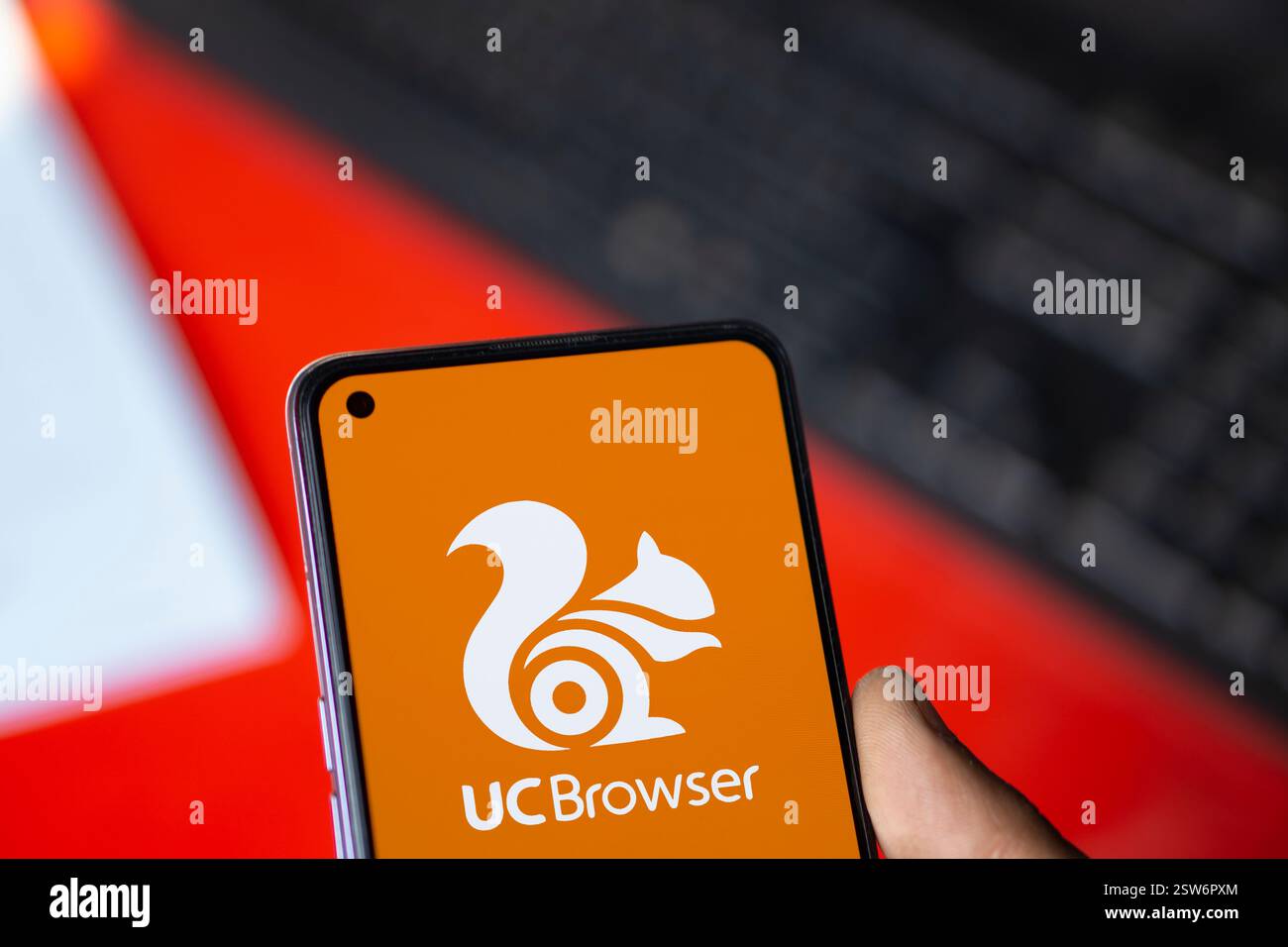 Dhaka, Bangladesh- 26 Sep 2024: UC Browser logo is displayed on smartphone Stock Photo - Alamy