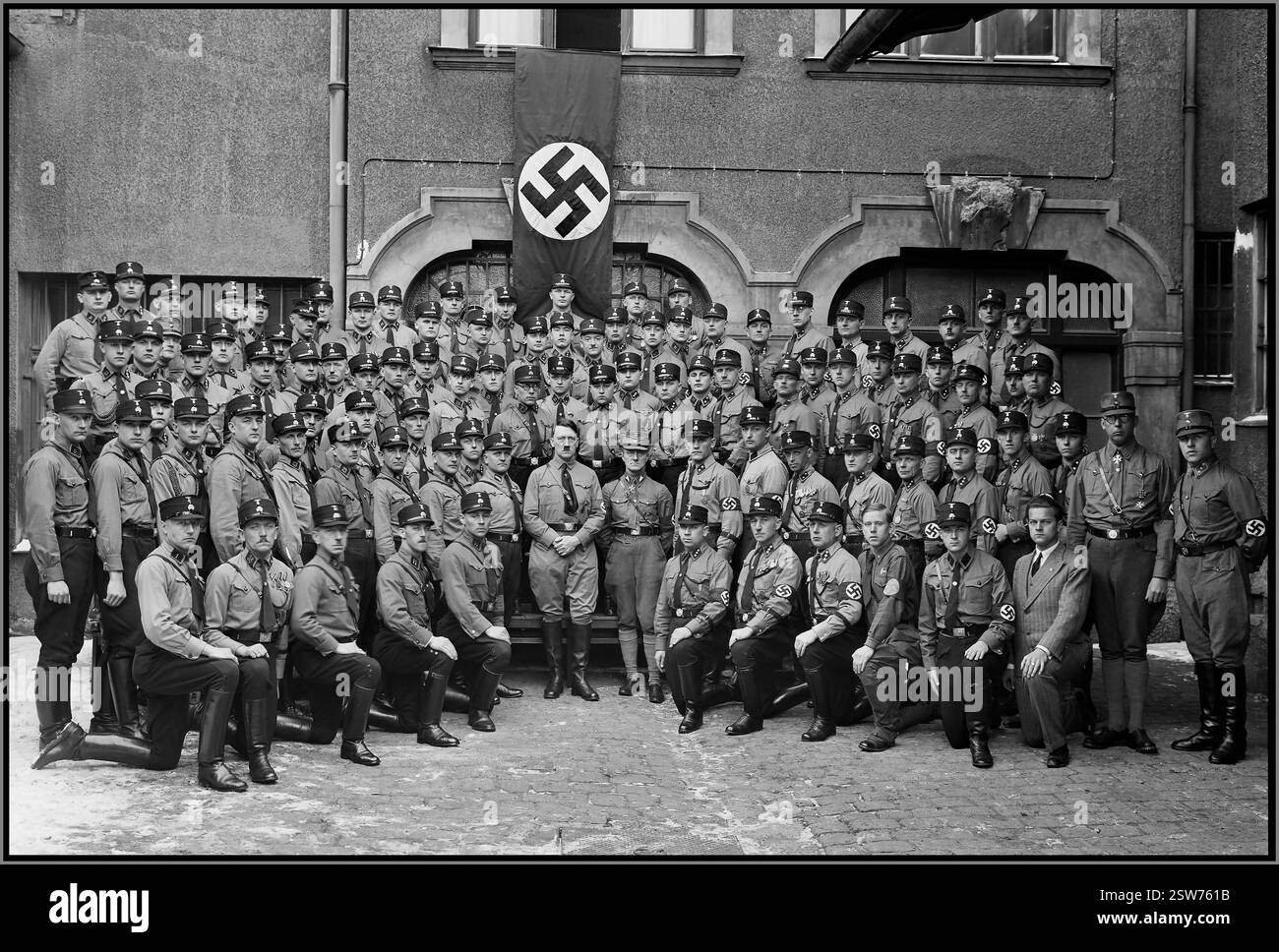 Group portrait including adolf hitler in centre hi-res stock ...