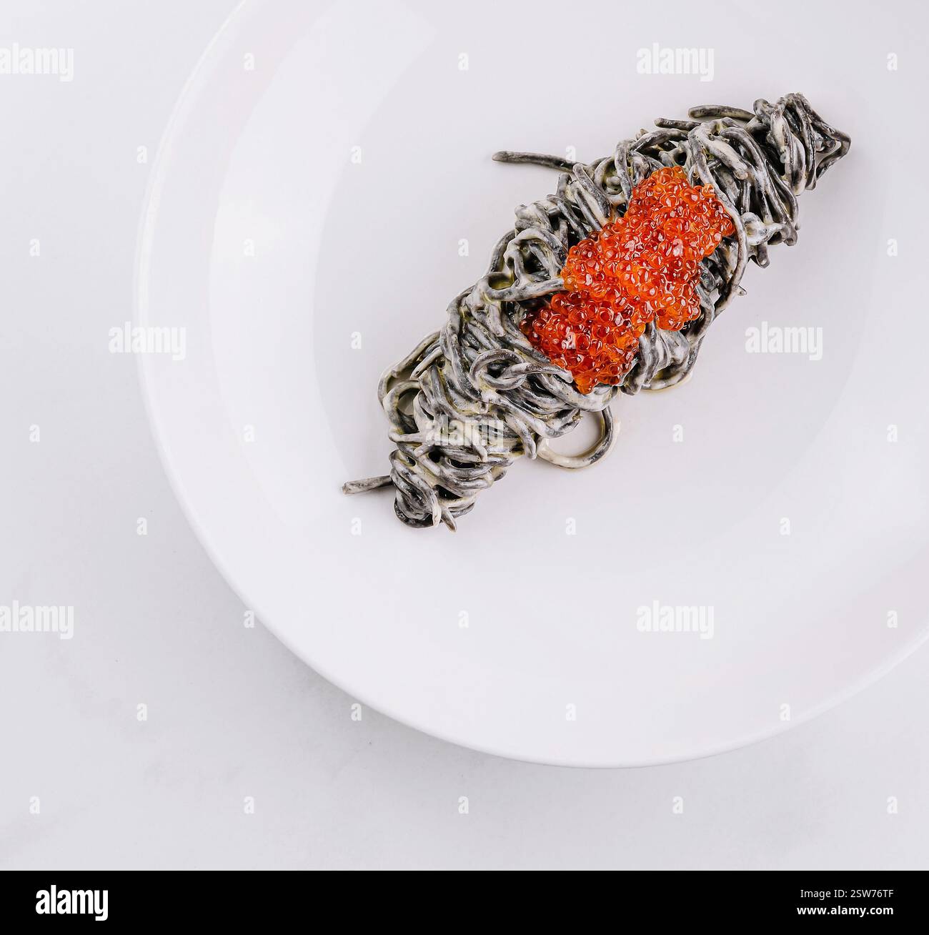 Seafood pasta red caviar hi-res stock photography and images - Alamy