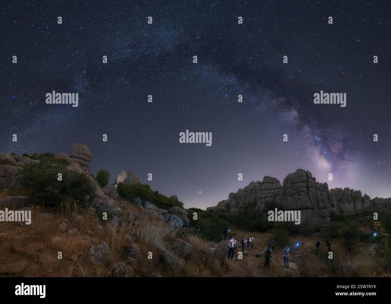 panoramic photographs captures the awe-inspiring beauty of the Milky ...