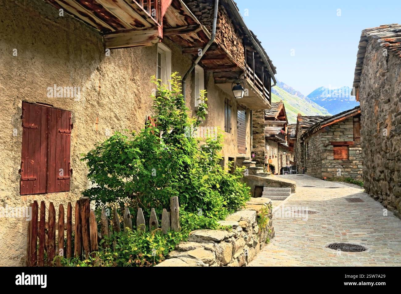 Small rustic hamlet in Bonneval sur Arc Stock Photo - Alamy