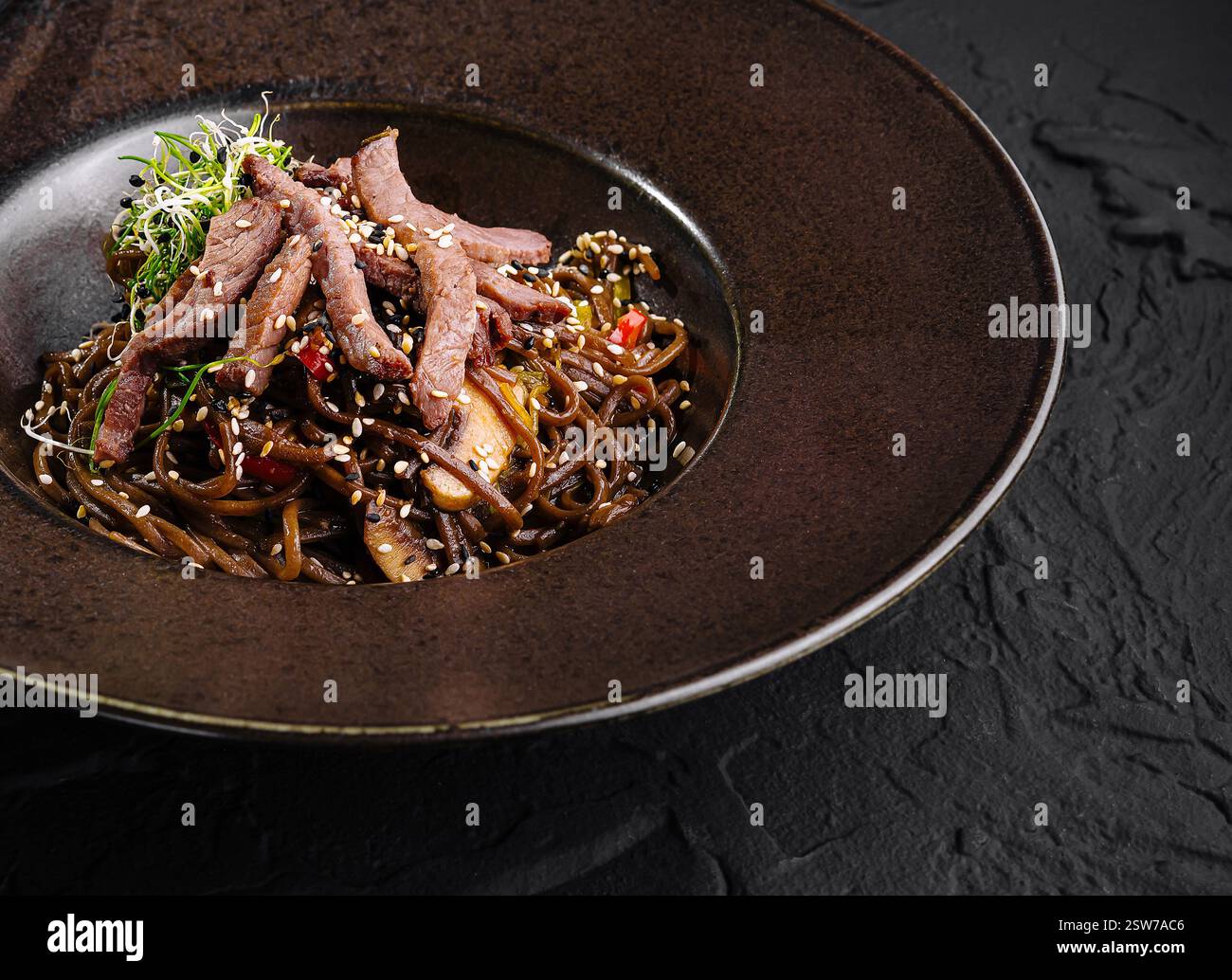 Asian cuisine beef stir fry hi-res stock photography and images - Alamy