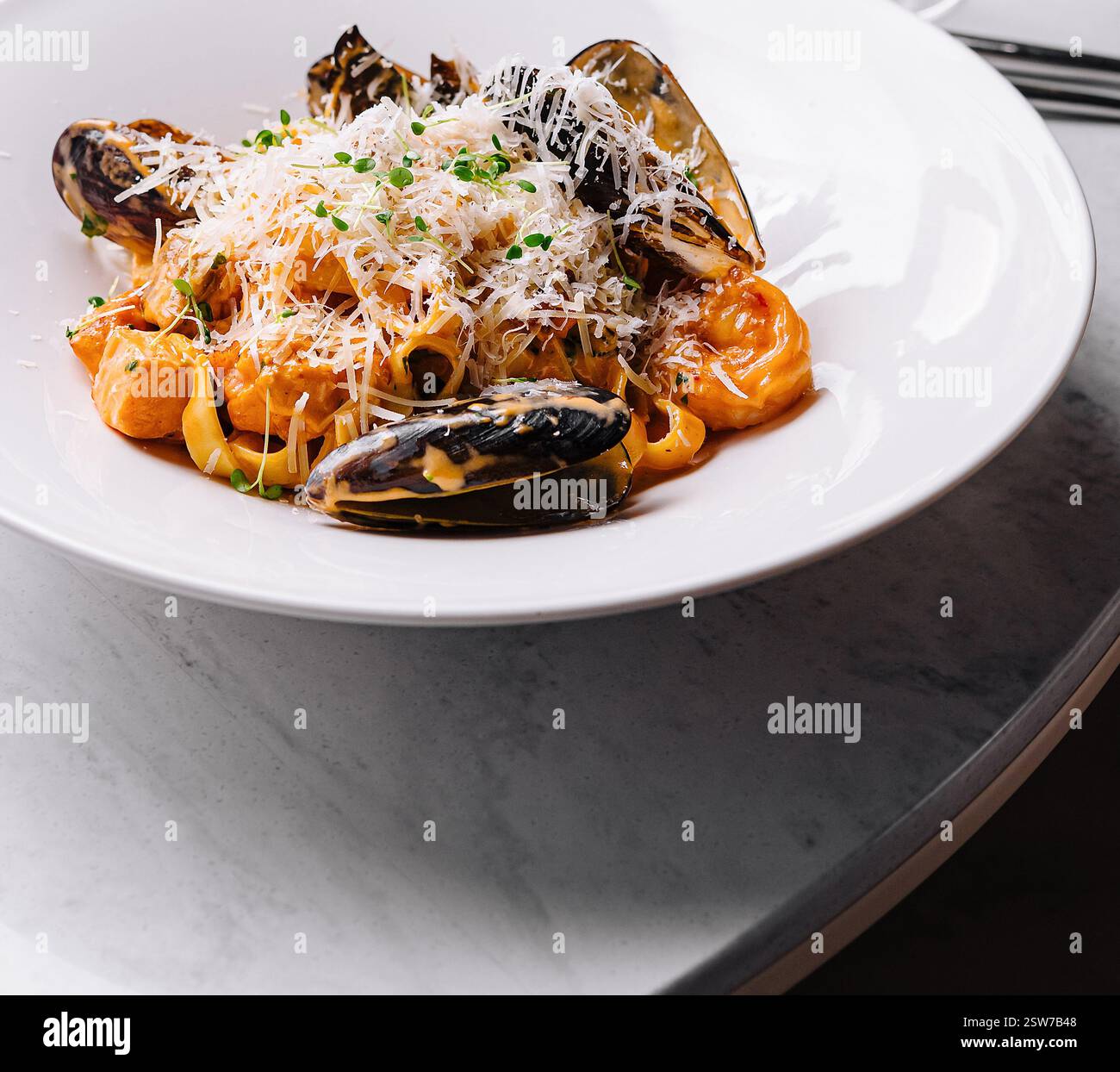 Elegant seafood dish hi-res stock photography and images - Alamy