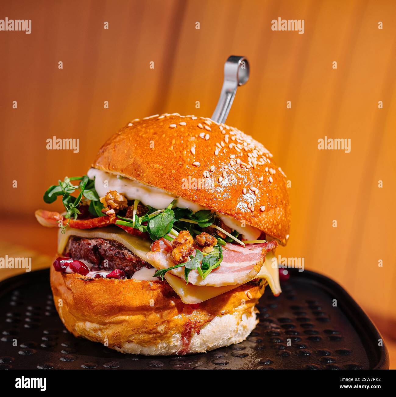 Gourmet burger artisan toppings hi-res stock photography and images - Alamy