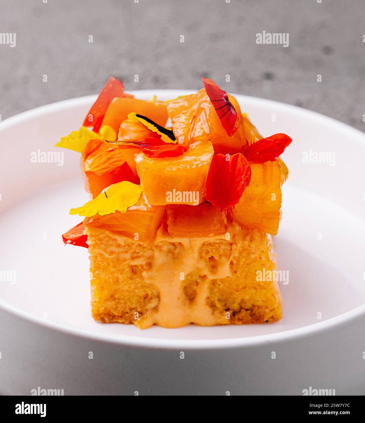 Elegant carrot cake hi-res stock photography and images - Alamy
