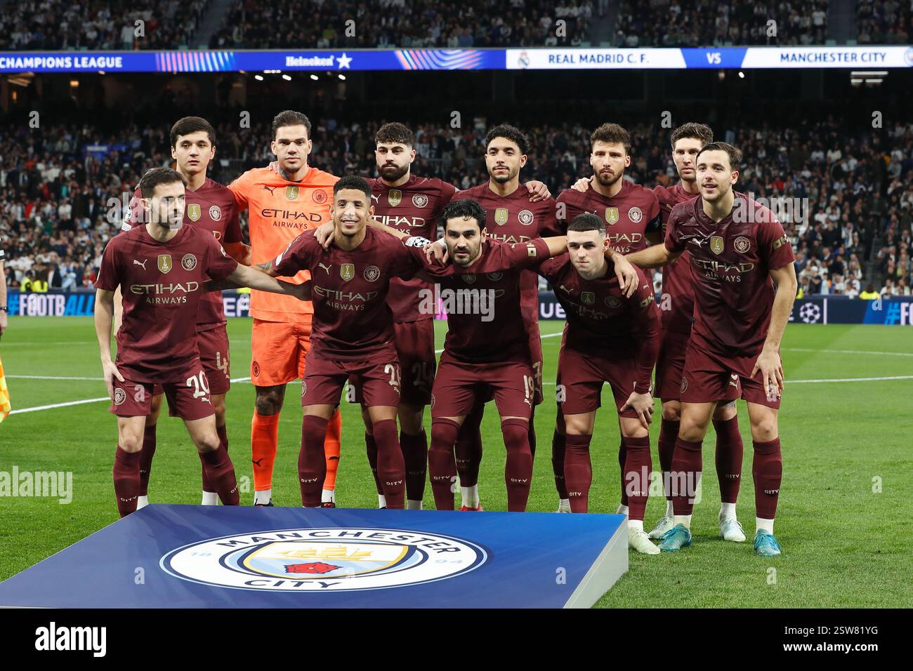 Madrid, Spain. 19th Feb, 2025. Manchester City team group line-up (ManC ...