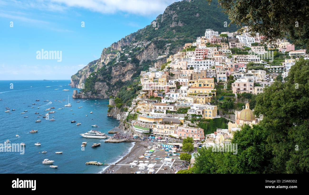 Sailing along amalfi coast positano hi-res stock photography and images ...