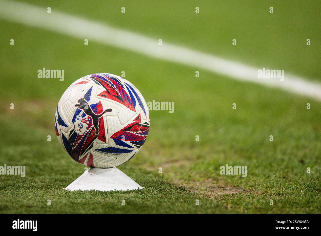 Football fans sideline uk hi-res stock photography and images - Alamy
