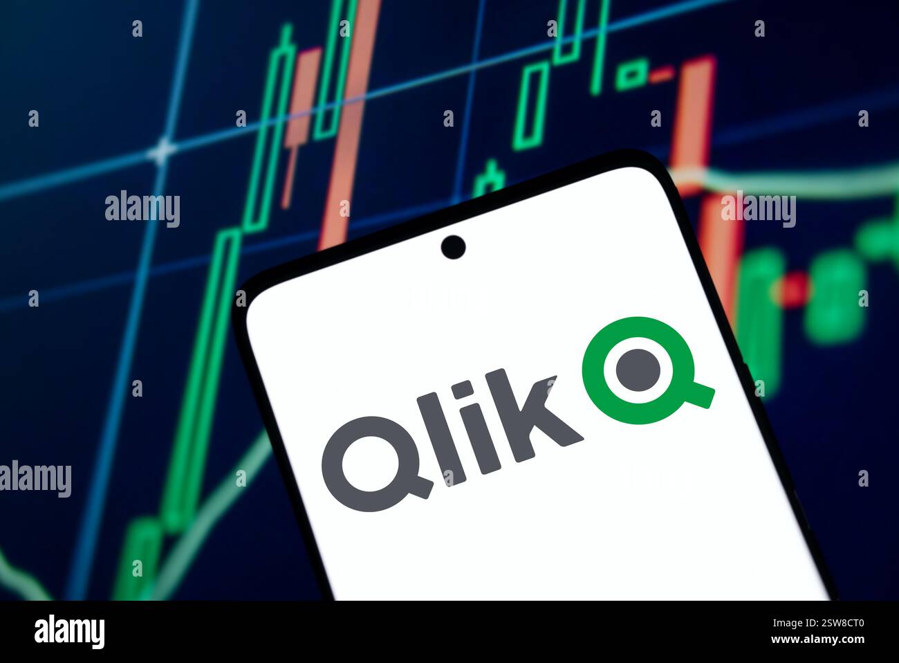 Dhaka, Bangladesh- 24 Oct 2024: Qlik logo is displayed on smartphone Stock Photo - Alamy