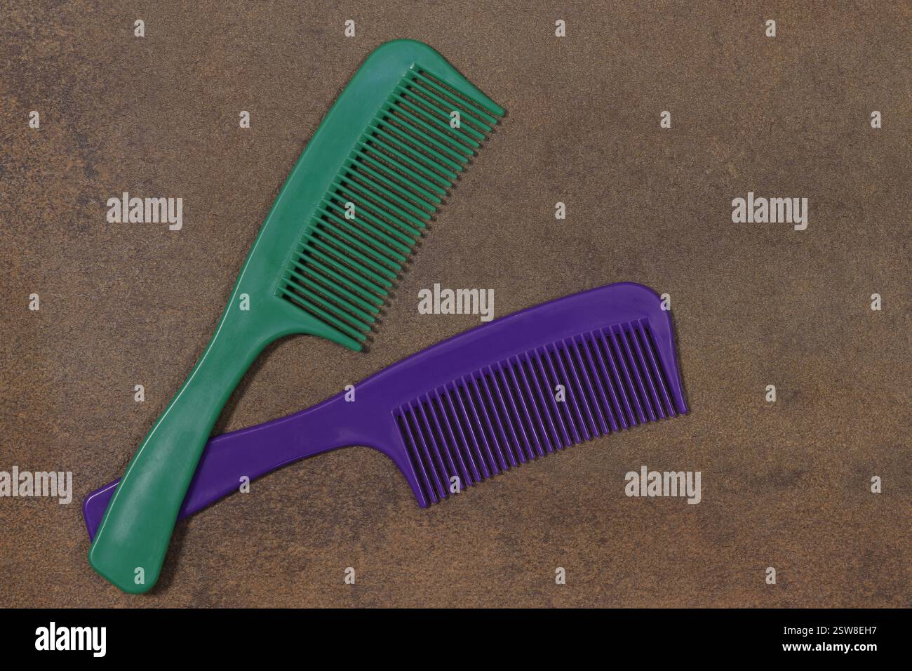 Man combs hair comb hi-res stock photography and images - Alamy