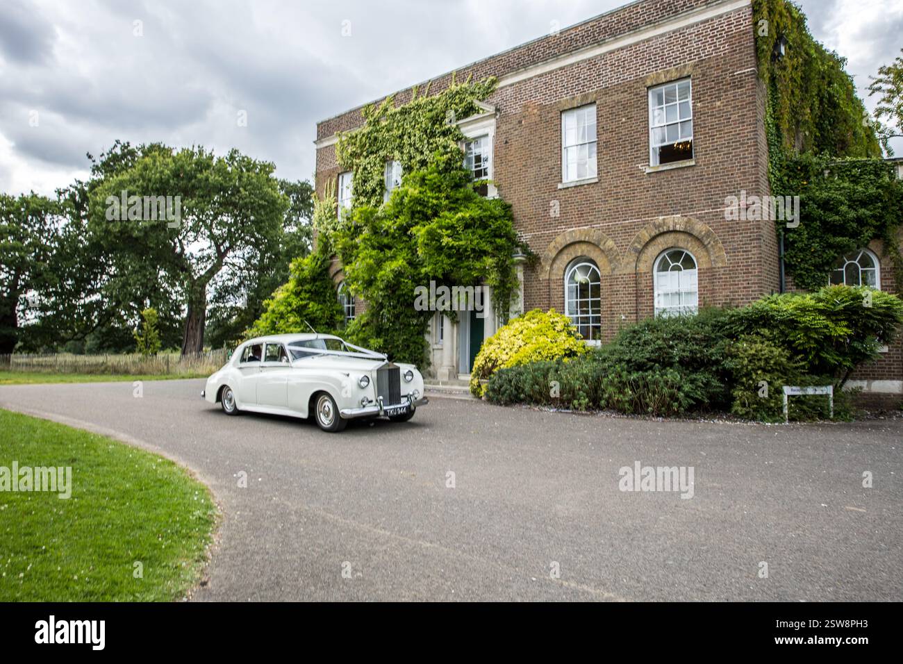 Morden park wedding venue hi-res stock photography and images - Alamy