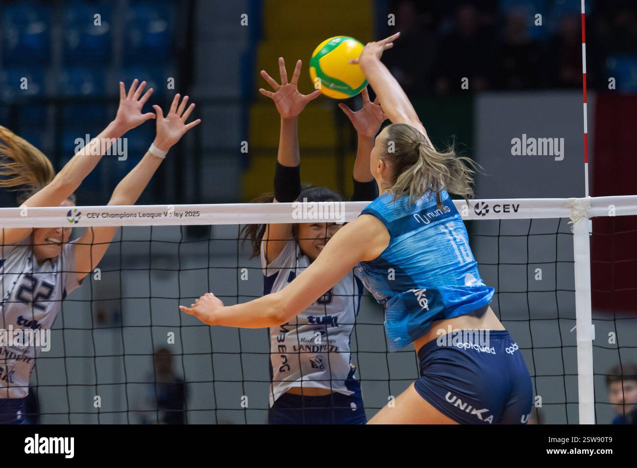 Milan, Italy. 20th Feb, 2025. Anna Smrek (VeroVolley Milano) during CEV ...