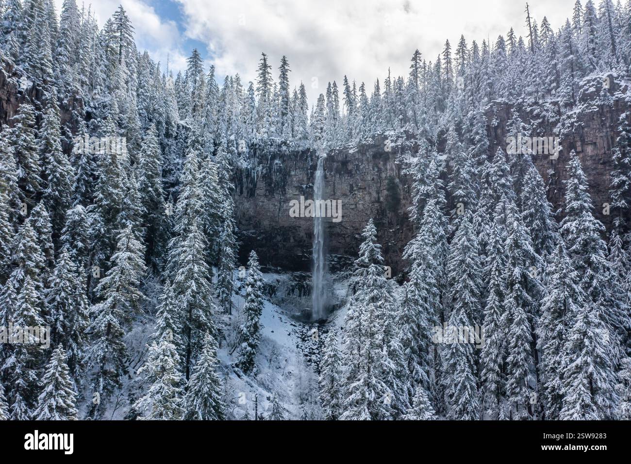 Watson Falls in Oregon, winter photo Stock Photo - Alamy