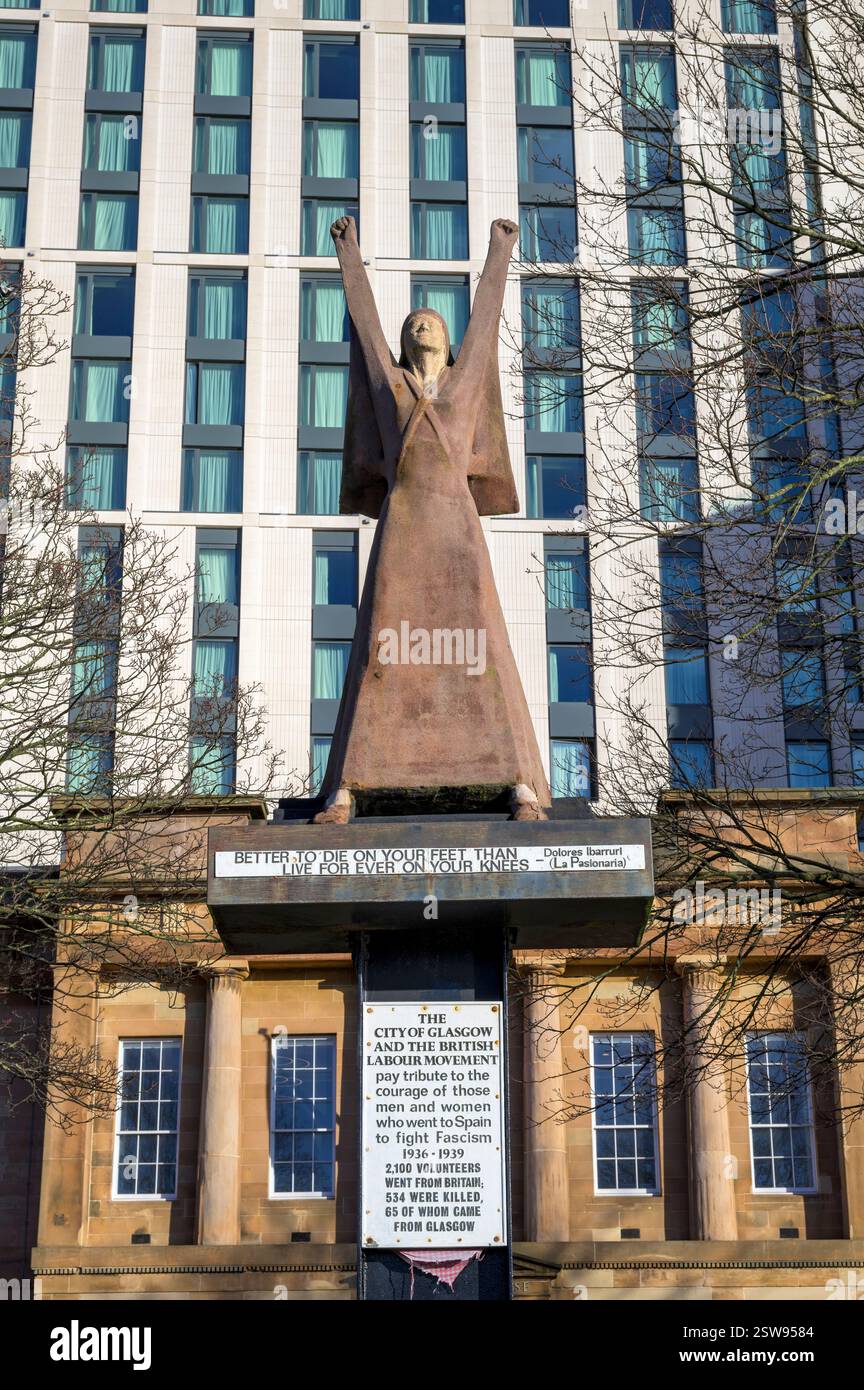 Dolores Ibarruri statue by sculptor Arthur Dooley, Clyde Street ...