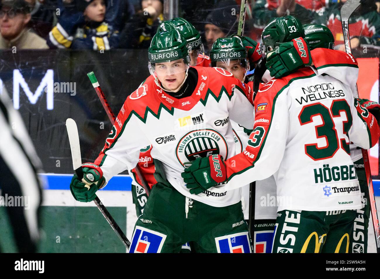 250220 Frölundas Filip Cederqvist jublar efter 1-1 under ...