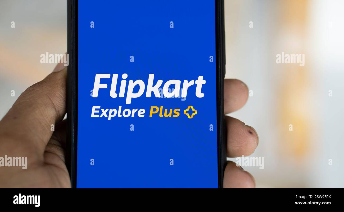 Dhaka, Bangladesh- 02 Nov 2024: Flipkart logo is displayed on smartphone Stock Photo - Alamy
