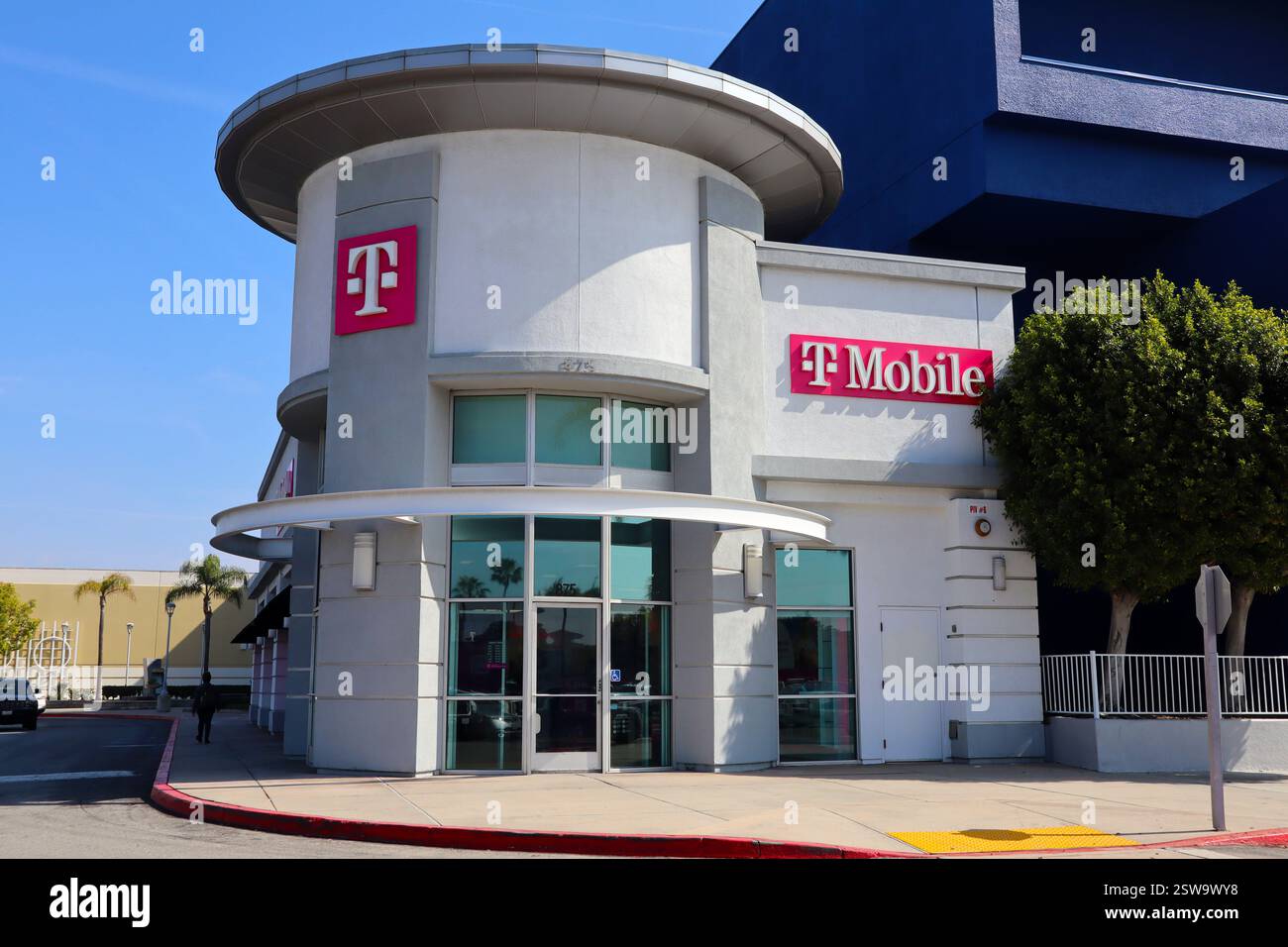 T-Mobile store, a United States-based wireless network operator ...