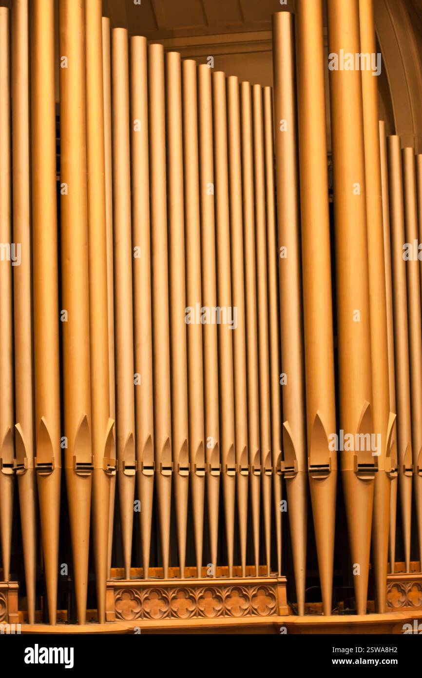 Gold pipes hi-res stock photography and images - Alamy