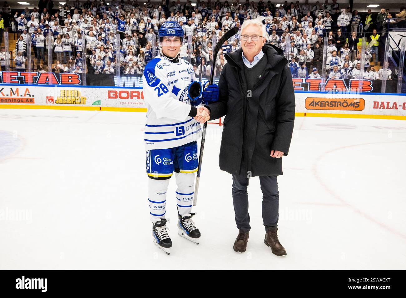 250220 Leksands Justin Glenn Kloos utsedd till matchens lirare under ishockeymatchen i SHL ...