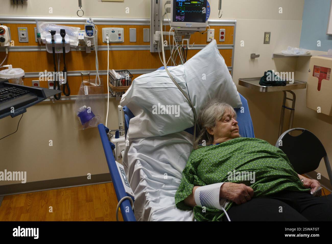 Hospital emergency room hi-res stock photography and images - Alamy