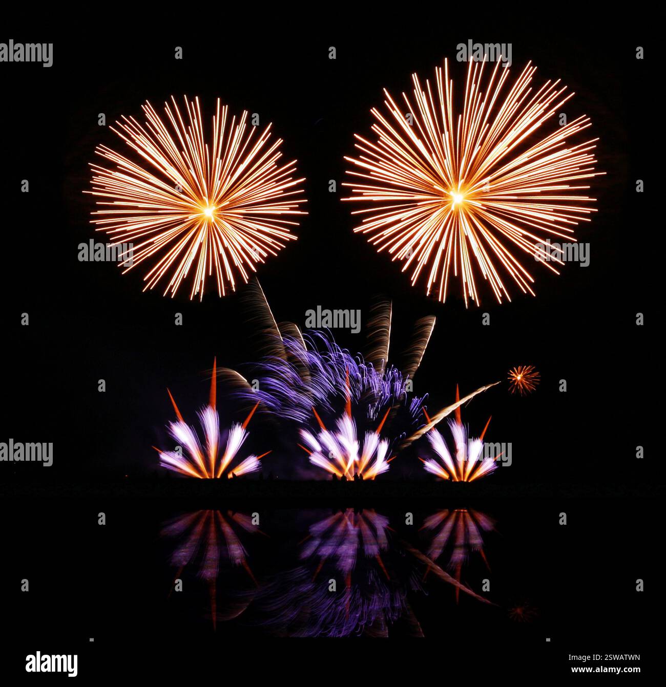 Shooting rockets hi-res stock photography and images - Alamy