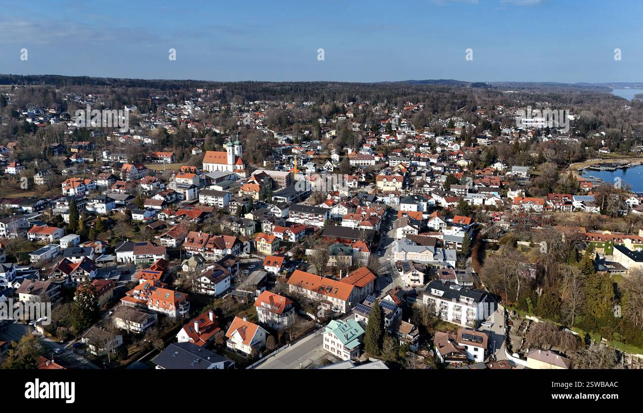 Ein Wintertag in Tutzing Landkreis Starnberg. Hier der Blick auf die ...
