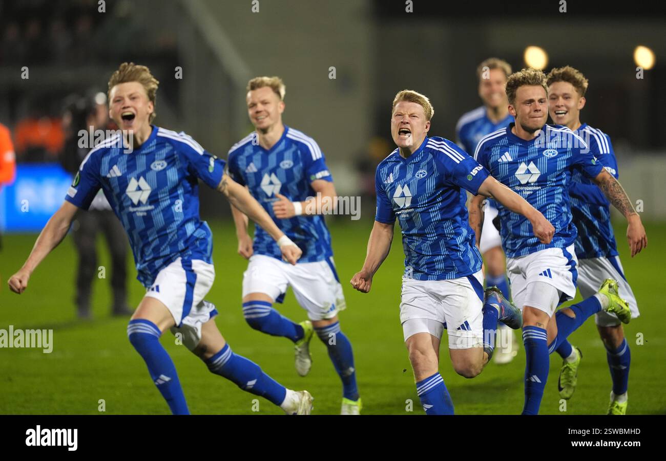 Molde players celebrate winning the penalty shoot-out after the UEFA ...
