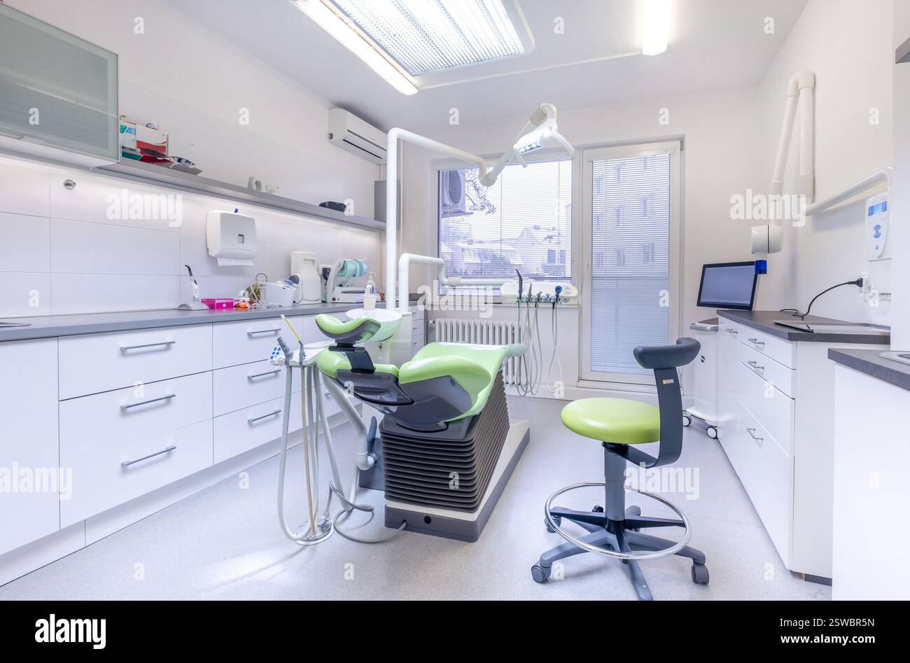 Comfortable Dental Chair Unit with Luxury Dental Chair in Dentist ...