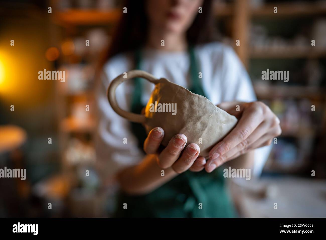 Keramikunterricht hi-res stock photography and images - Alamy