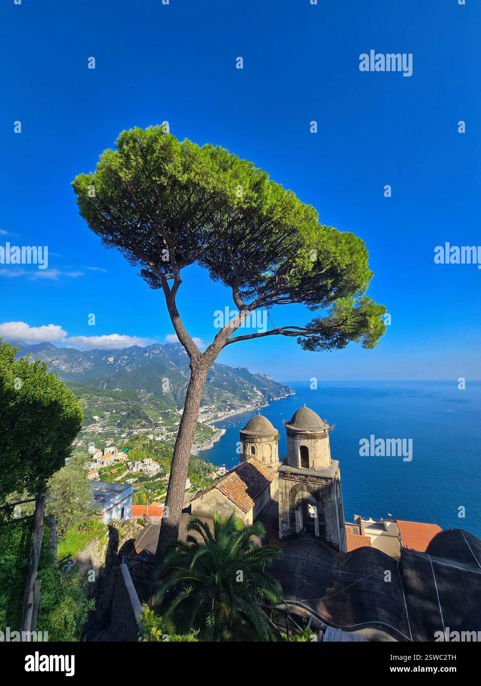 Stunning coastal views of colorful buildings in Ravello Amalfi coast ...