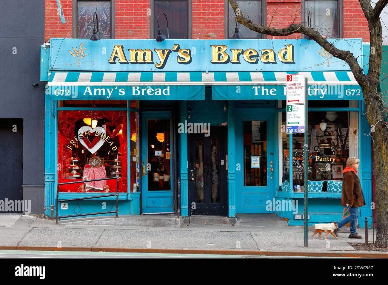 Artisan bread display hi-res stock photography and images - Alamy
