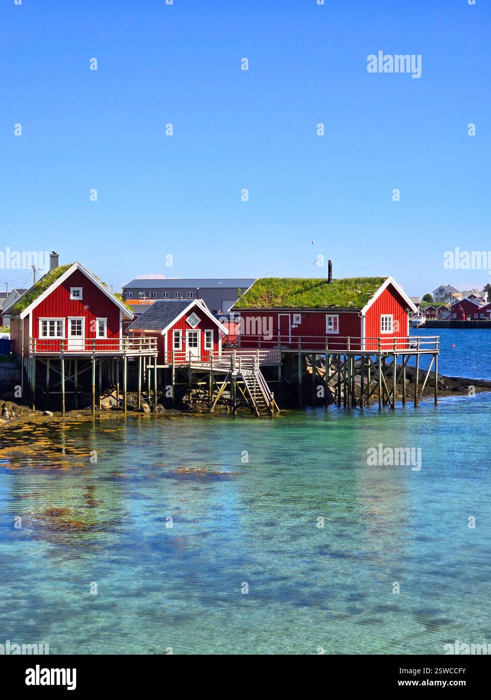 Red houses reine fishing hi-res stock photography and images - Alamy